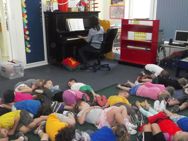Incursions for schools & childcare - Planet Earth for Kids Adelaide